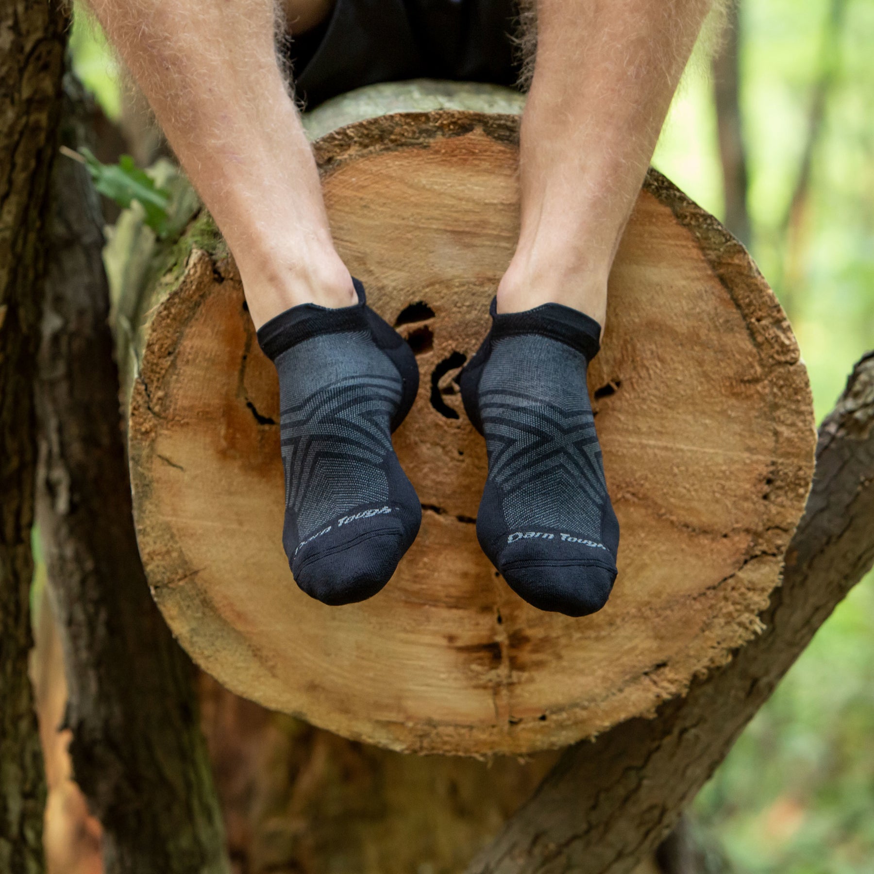 Men's No Show Tab Ultralight Wool Running Socks – Darn Tough